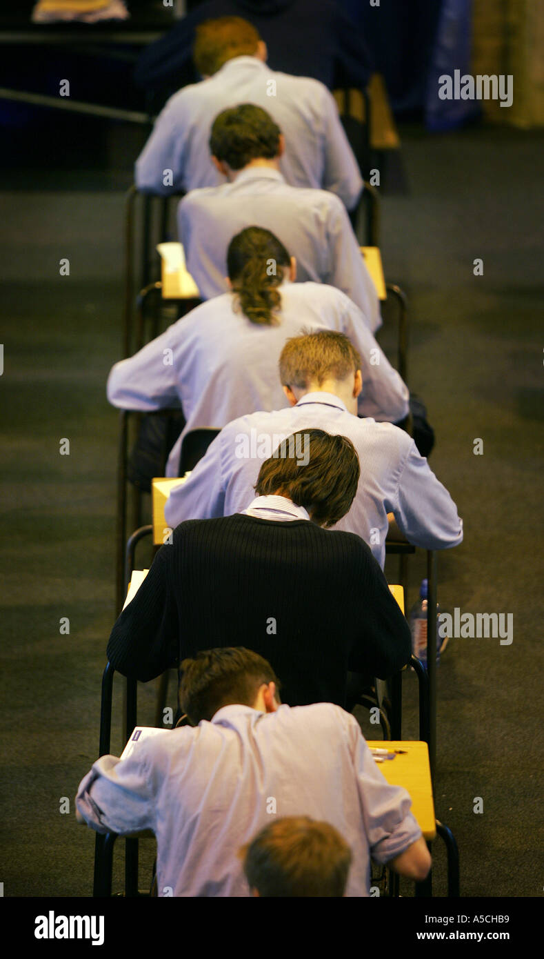 Grammar school pupils hi-res stock photography and images - Alamy