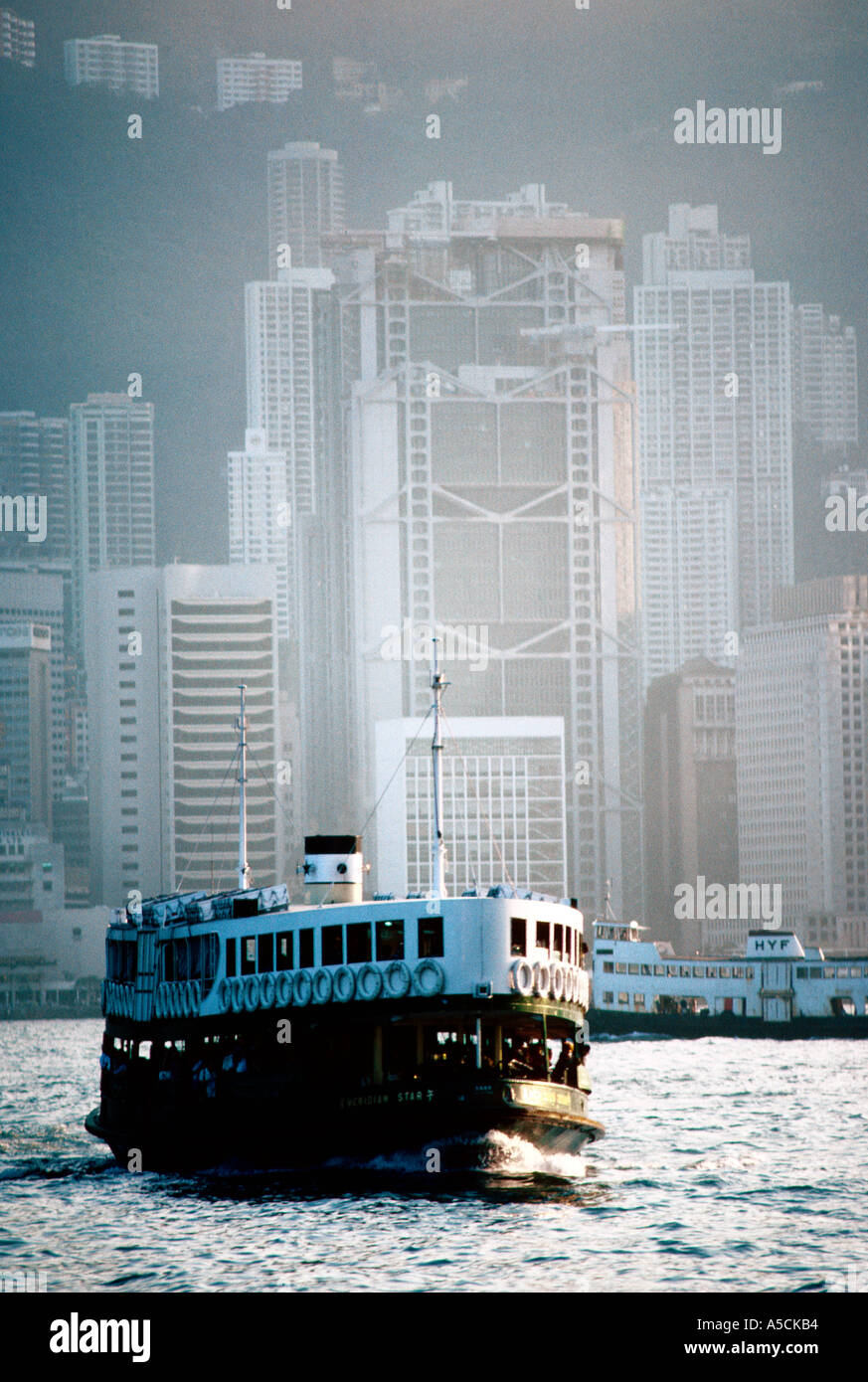 Hong kong chinese ferries ships hi-res stock photography and images - Alamy