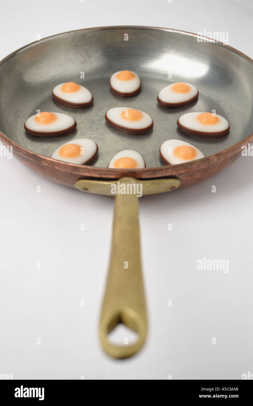 Copper pans egg hi-res stock photography and images - Alamy
