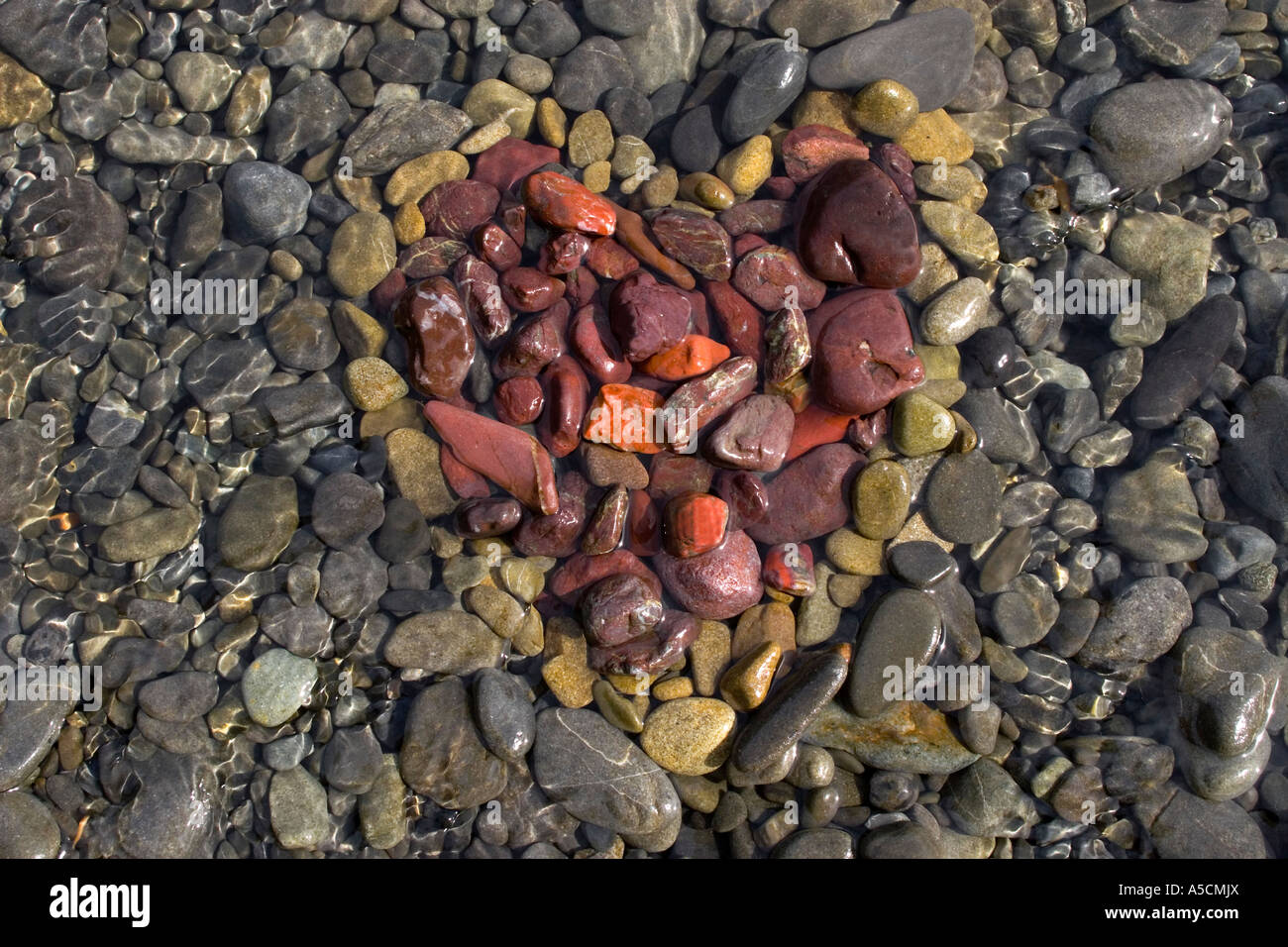 Pebble loveheart hi-res stock photography and images - Alamy