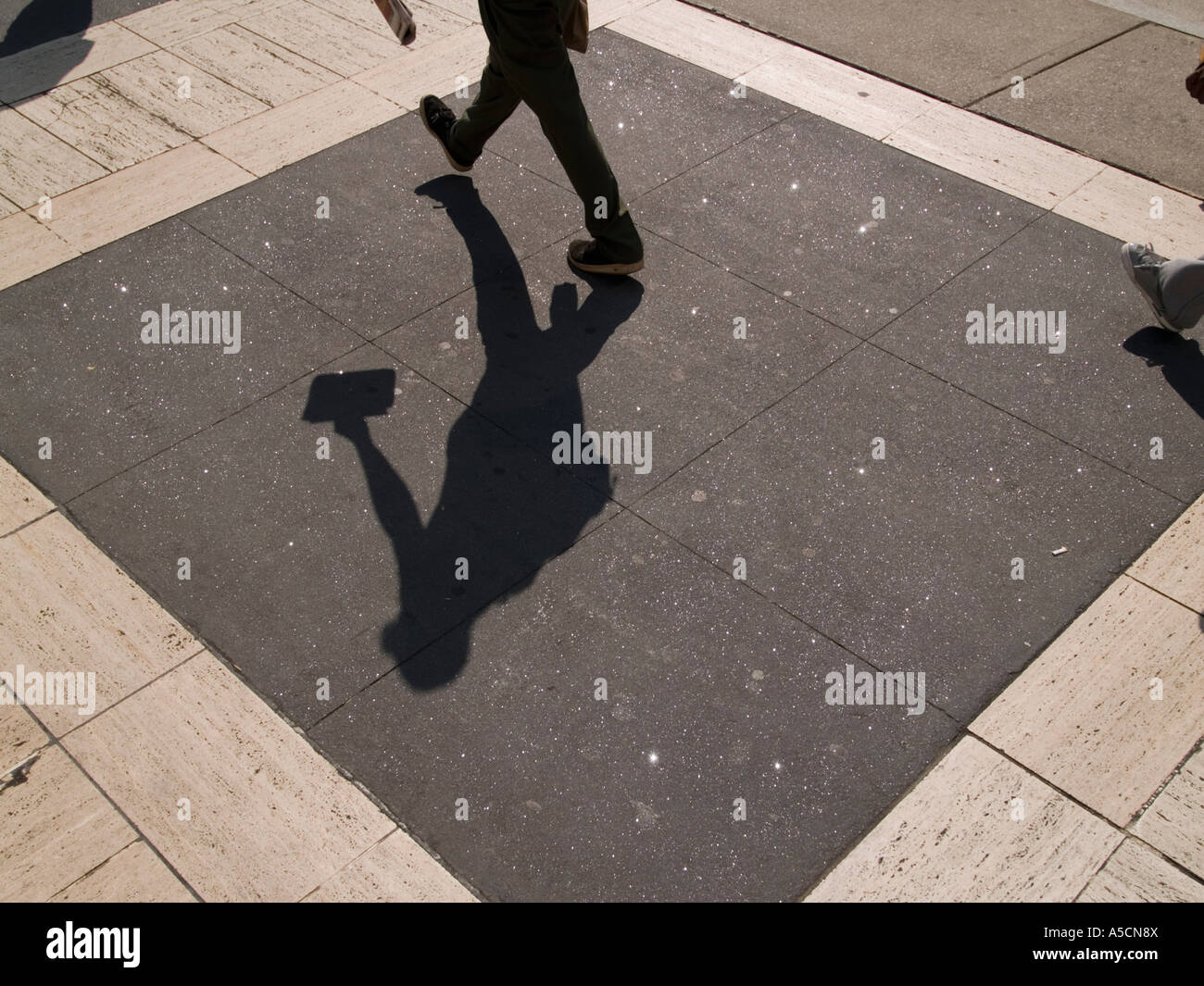Pedestrians nyc sidewalk hi-res stock photography and images - Alamy
