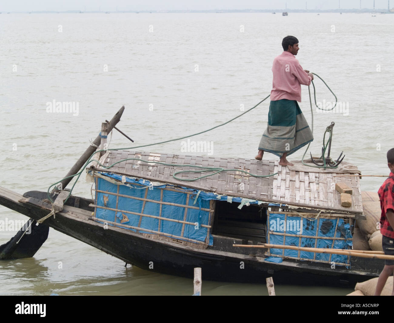 Ferry boat river rope hi-res stock photography and images - Alamy