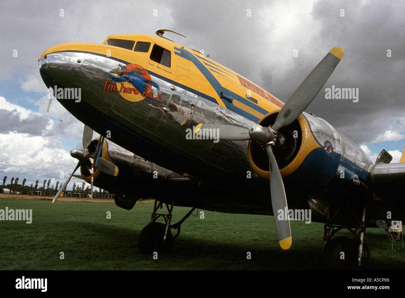 Dc3 aircraft hi-res stock photography and images - Alamy