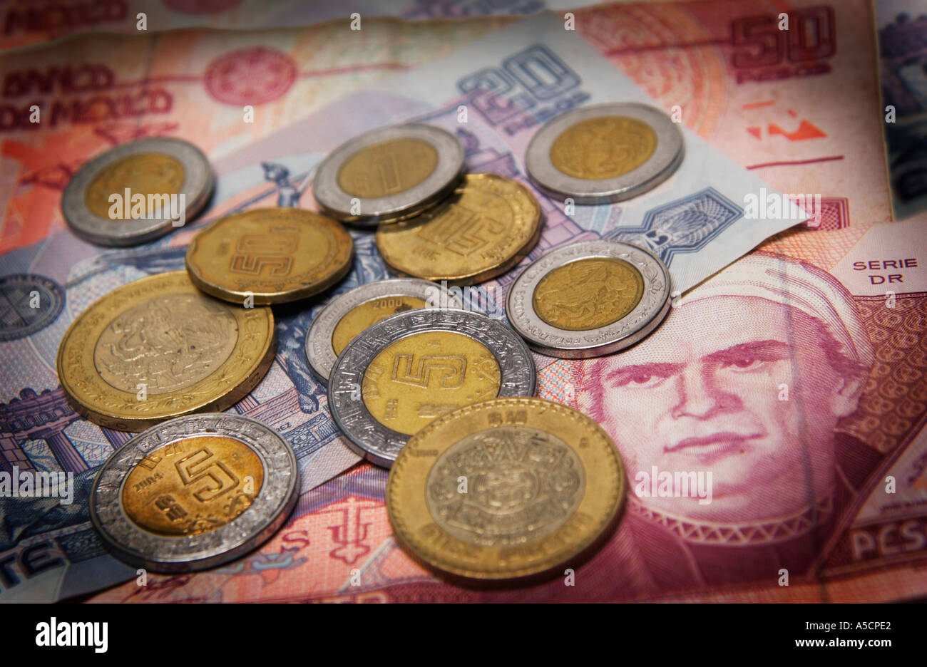 Mexican 10 peso bill hi-res stock photography and images - Alamy