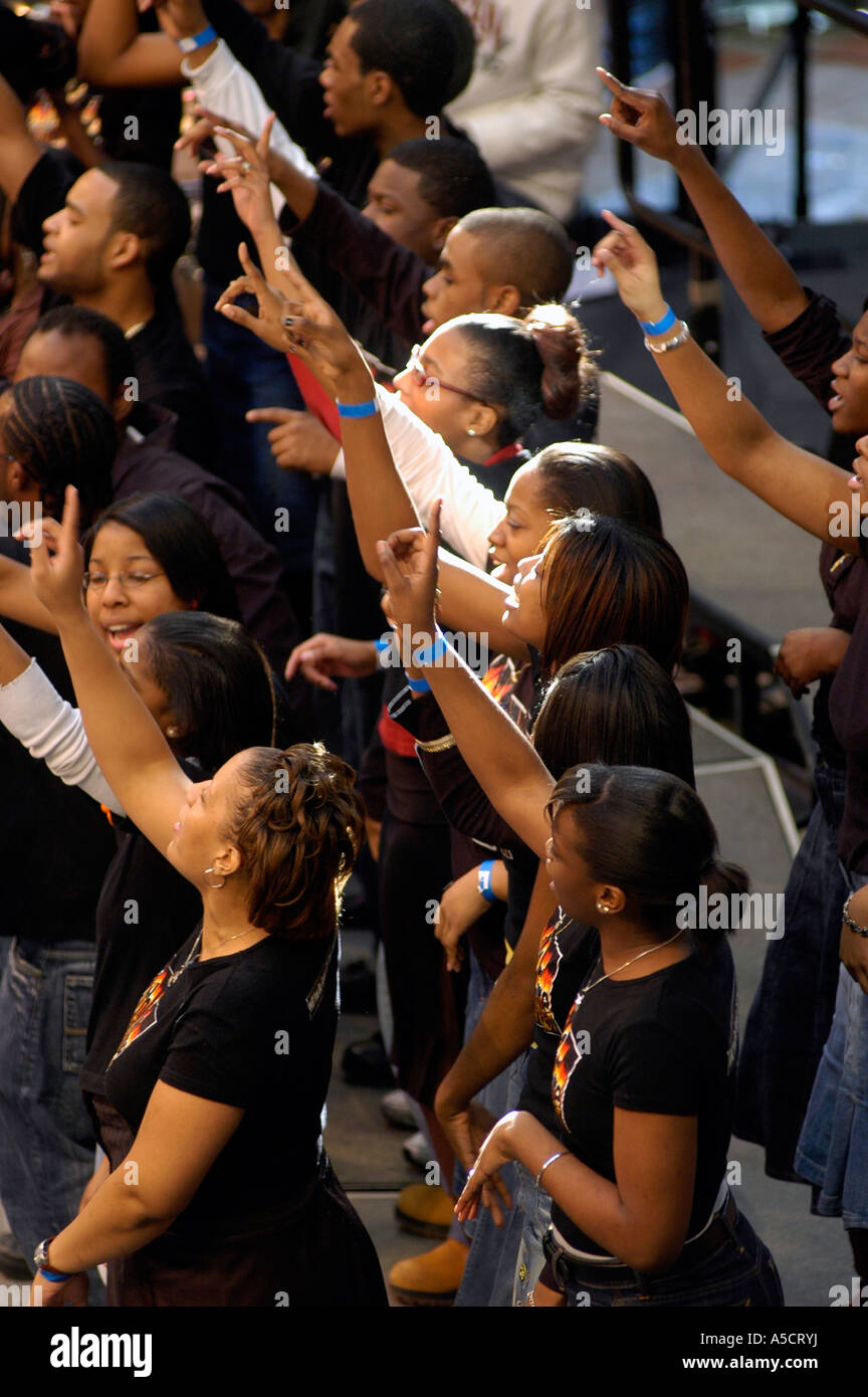 Gospel singers hi-res stock photography and images - Alamy