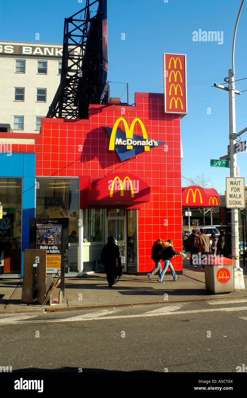 Mcdonalds restaurant in queens in hi-res stock photography and images ...