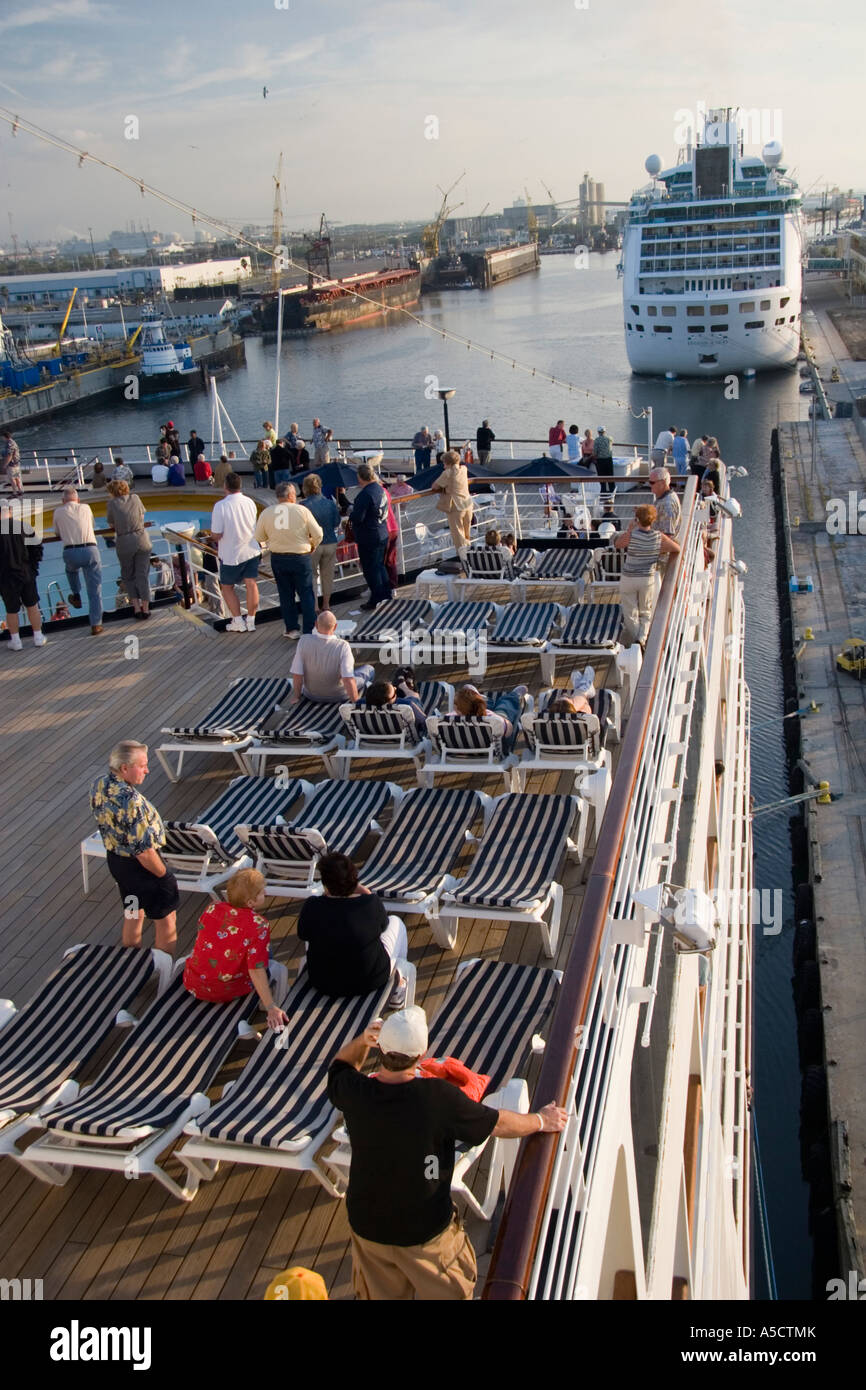 Cruise ship activities and life on board the Holland America cruise ...