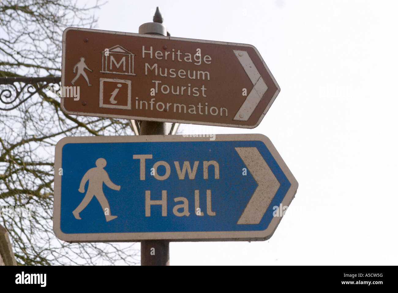 Town hall sign arrow hi-res stock photography and images - Alamy