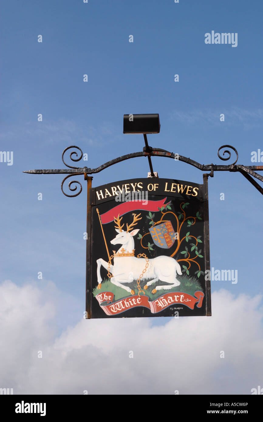 The white hart pub sign hi-res stock photography and images - Alamy