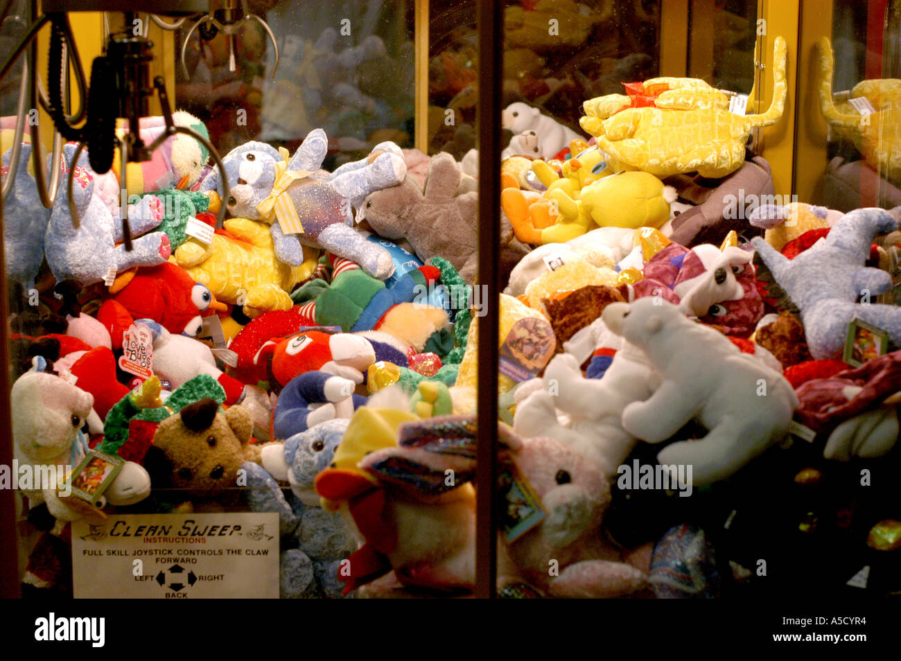 Toy machine at grocery store Stock Photo - Alamy