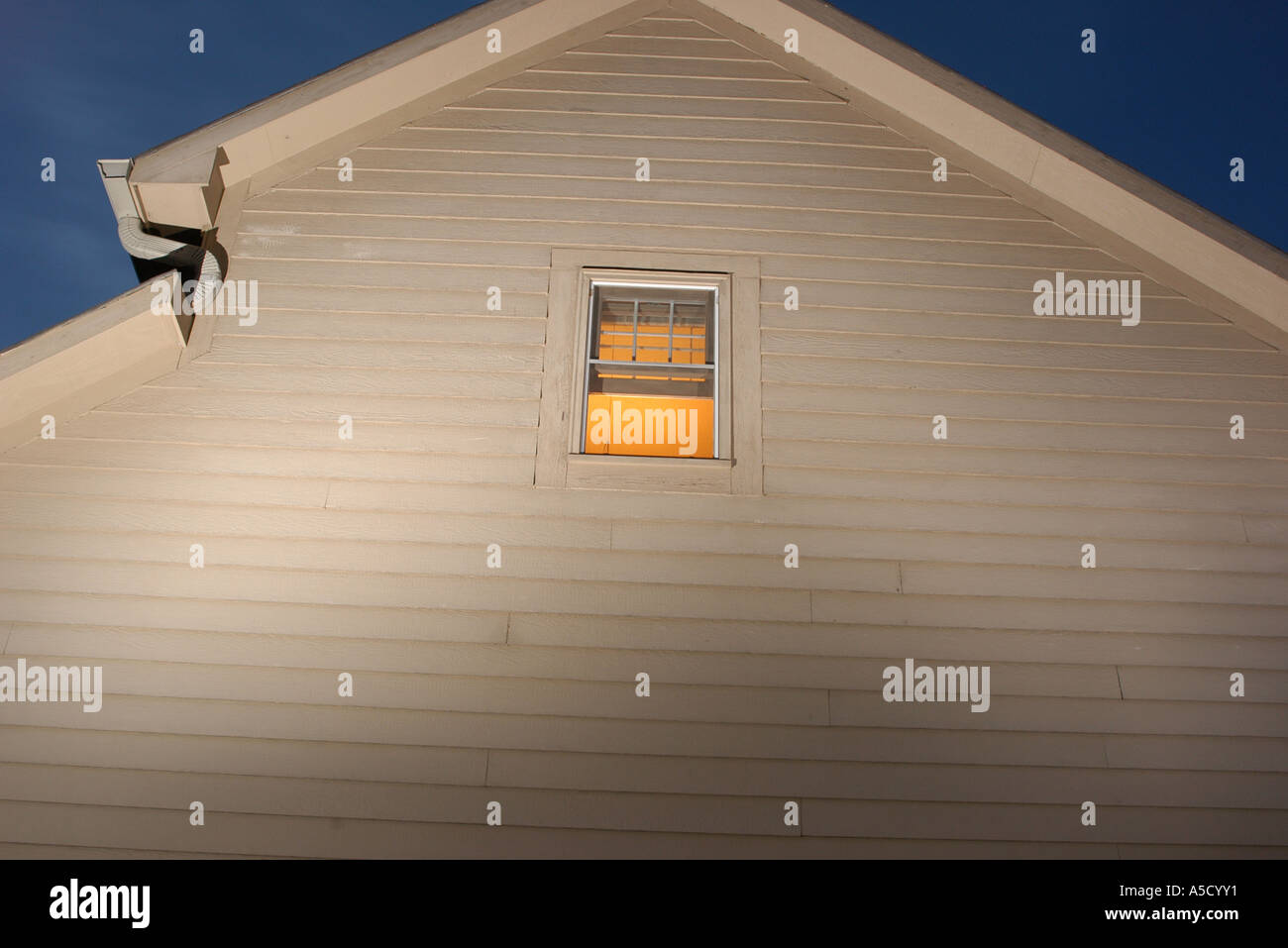 American suburban house at night hi-res stock photography and images ...