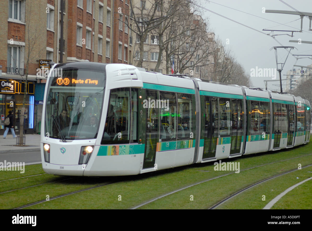 Tramway in Paris, France Stock Photo - Alamy