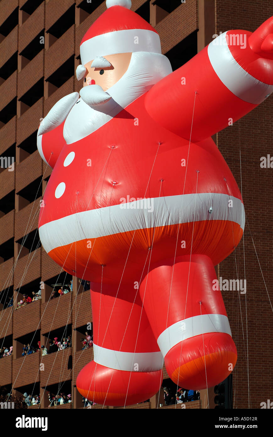 Santa parade balloon hi-res stock photography and images - Alamy
