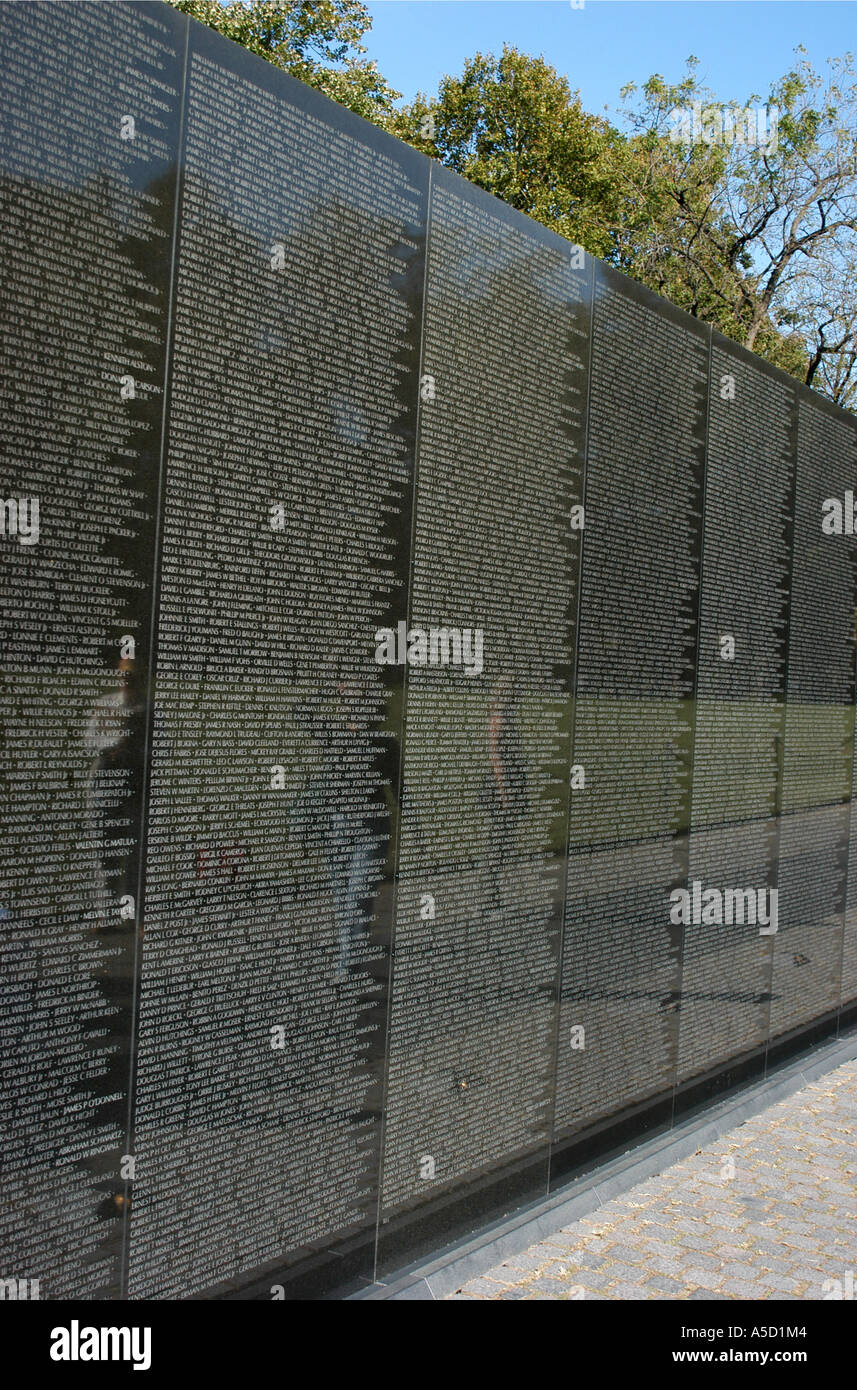 Vietnam Memorial wall with reflection Stock Photo - Alamy