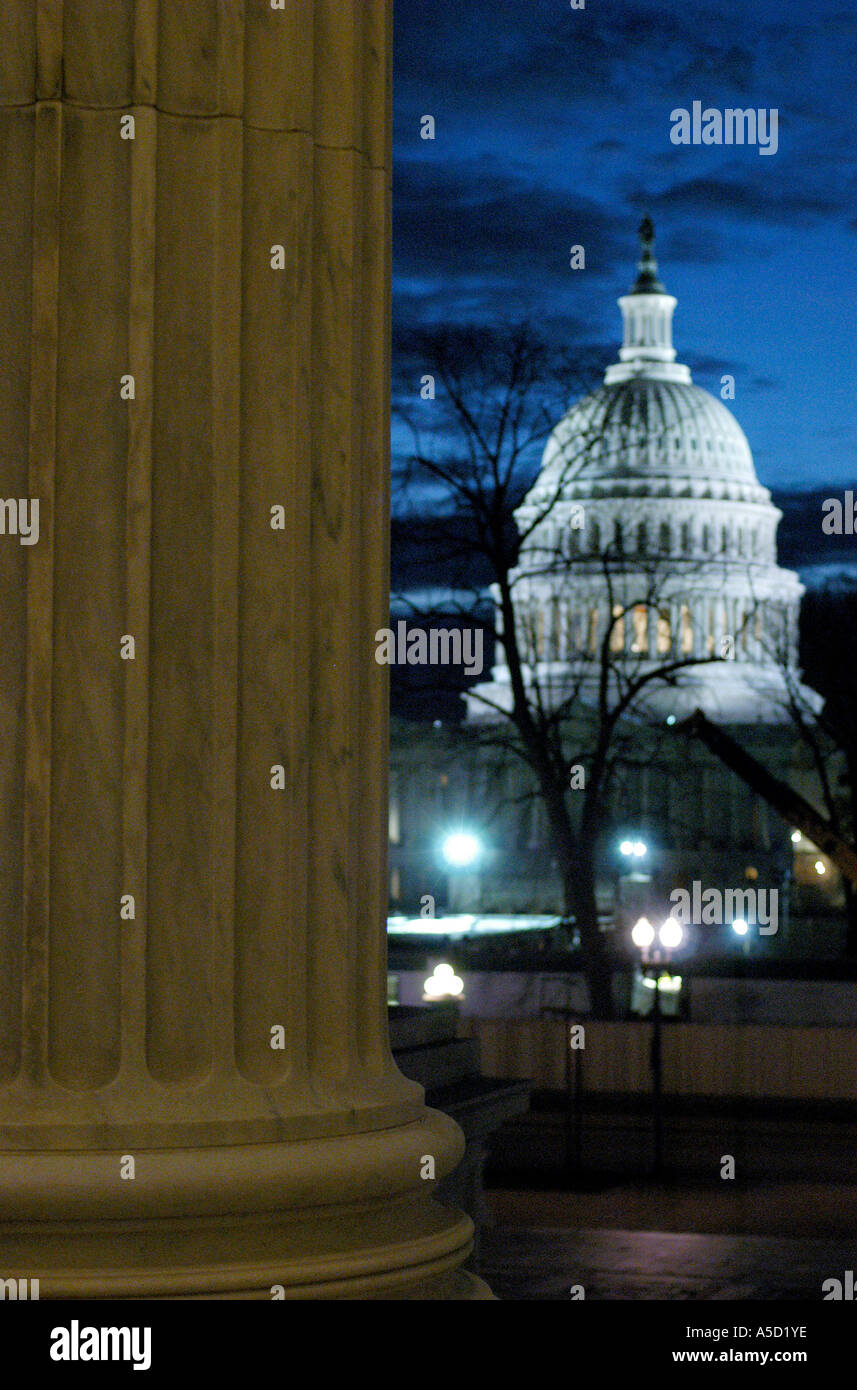 Supreme court building dc night hi-res stock photography and images - Alamy