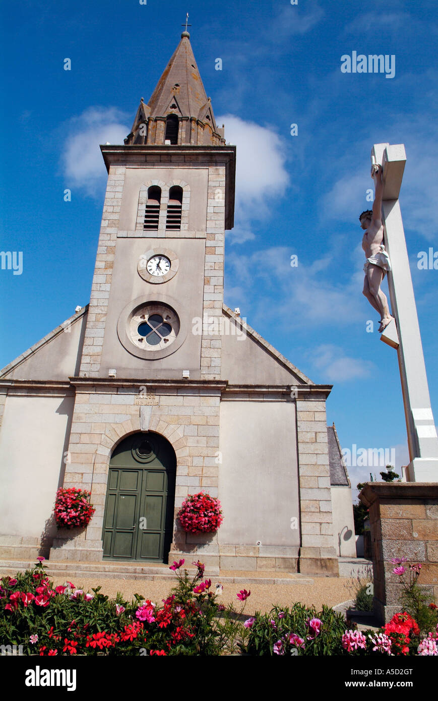 Bangor church in Belle en Mer, Brittany Stock Photo - Alamy