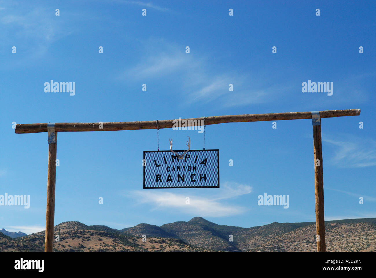 Gate and sign of a ranch in the Pecos area, Texas Stock Photo - Alamy