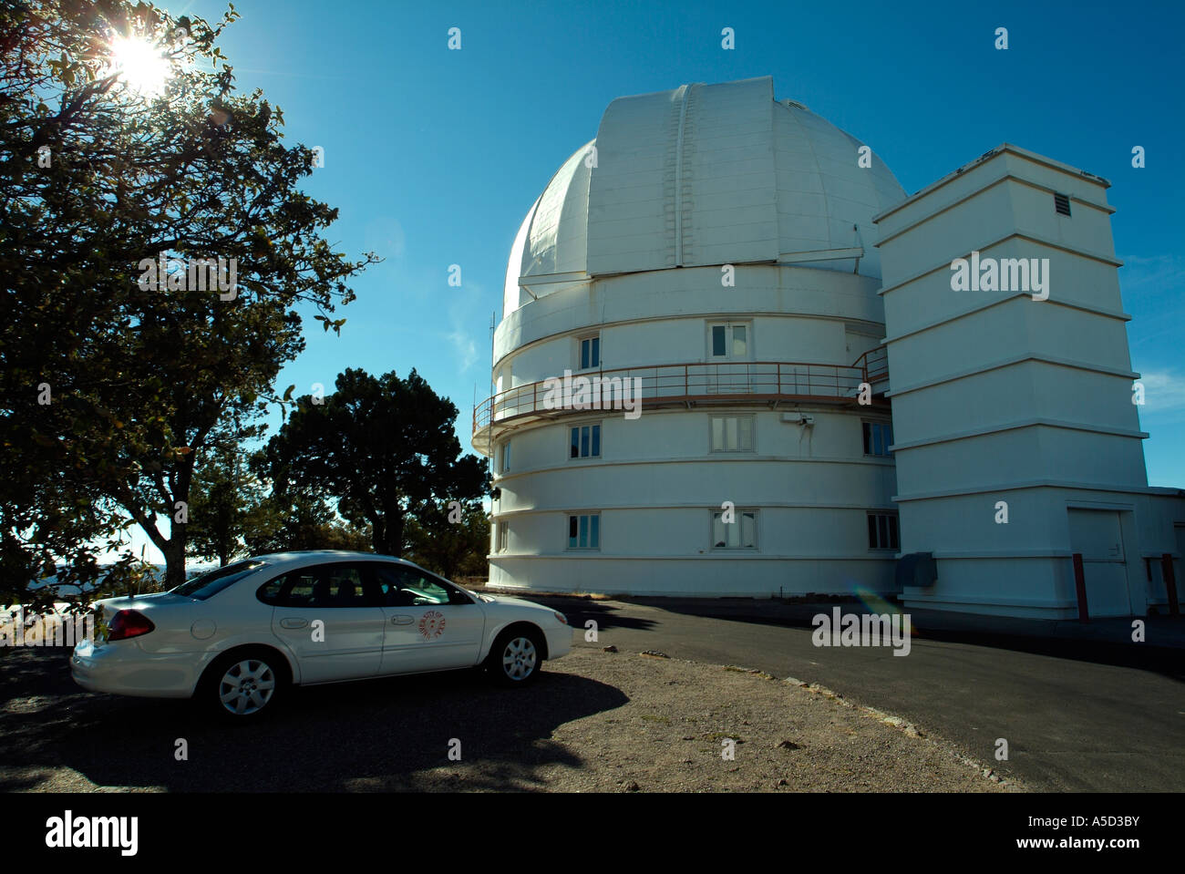 Mac donald observatory hi-res stock photography and images - Alamy