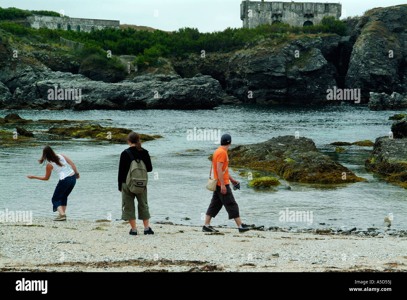 Man throwing bucket of water hi-res stock photography and images - Alamy