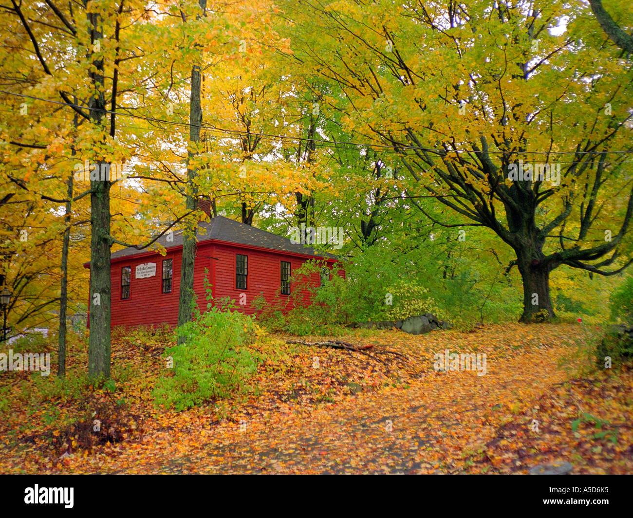 Little red schoolhouse hi-res stock photography and images - Alamy