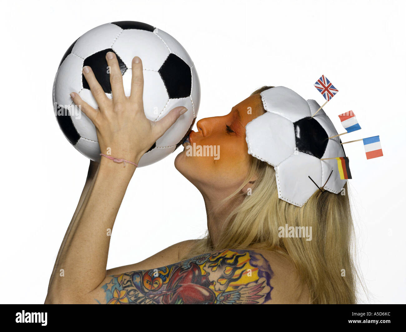 Women football kiss hi-res stock photography and images - Alamy