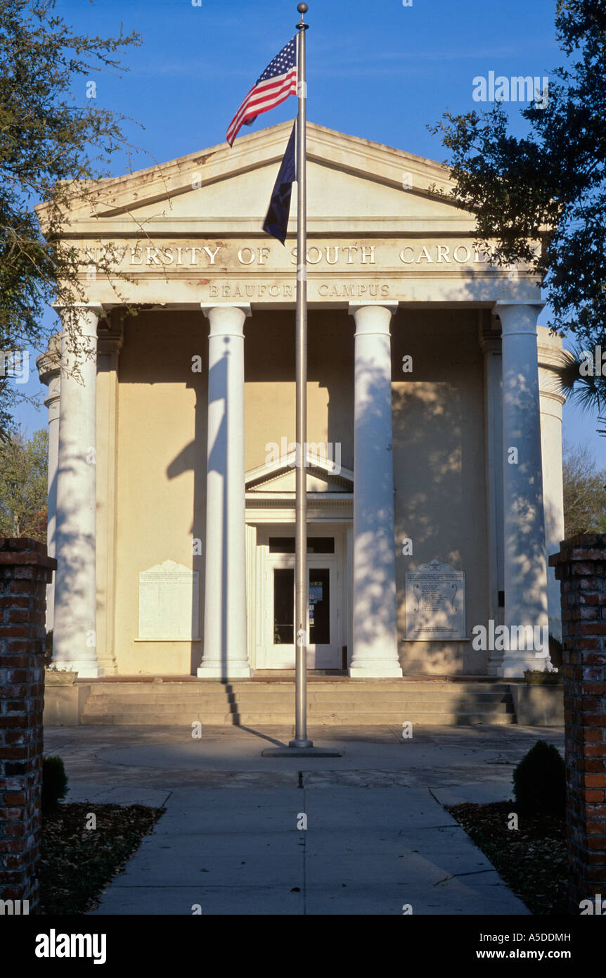 Building on the campus of the University of South Carolina in Beaufort ...