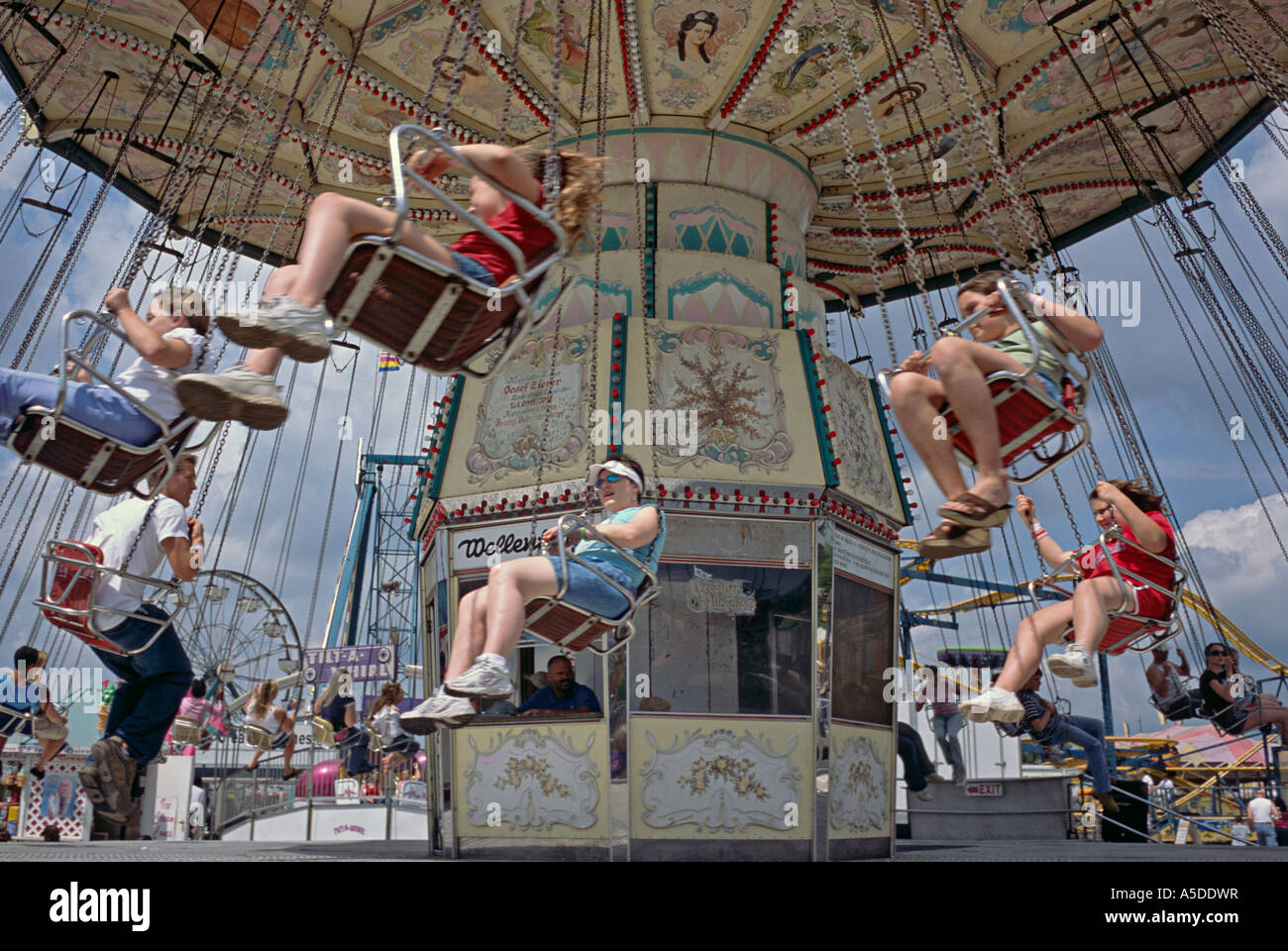 Ride at county fair hi-res stock photography and images - Alamy