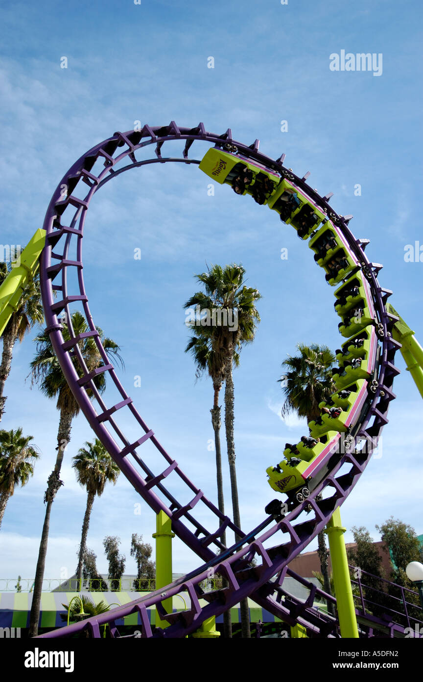 Making a loop hi-res stock photography and images - Alamy