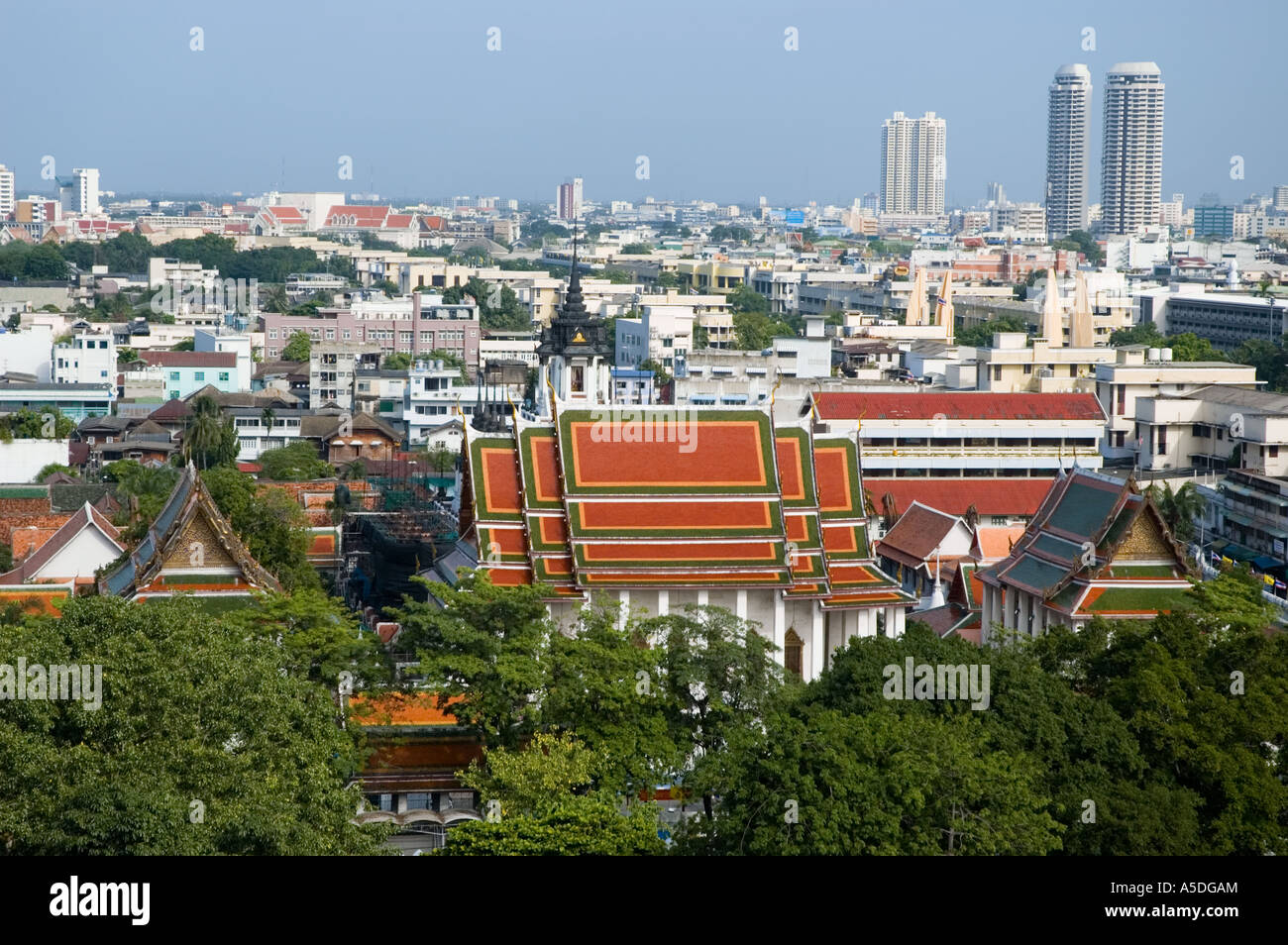 Bangkok skyline from golden mountain temple hi-res stock photography ...