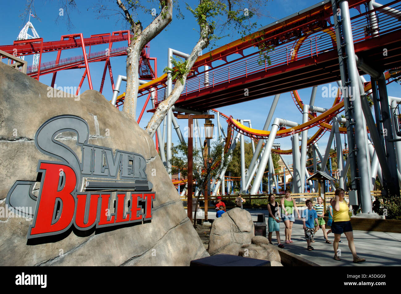 Silver Bullet Rollercoaster Ride. Knott's Berry Farm Theme Park ...