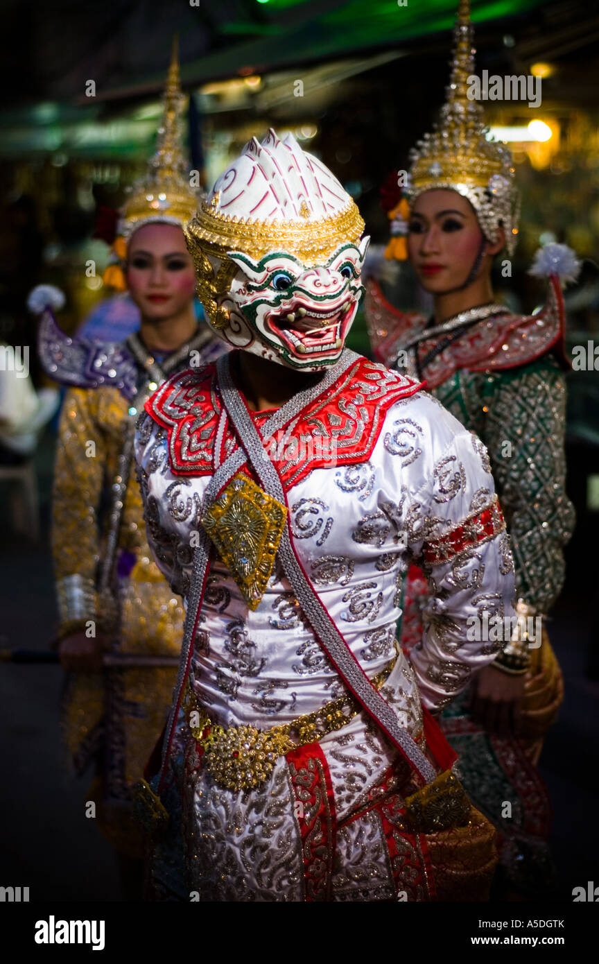 Khon dancers in traditional costume hi-res stock photography and images ...