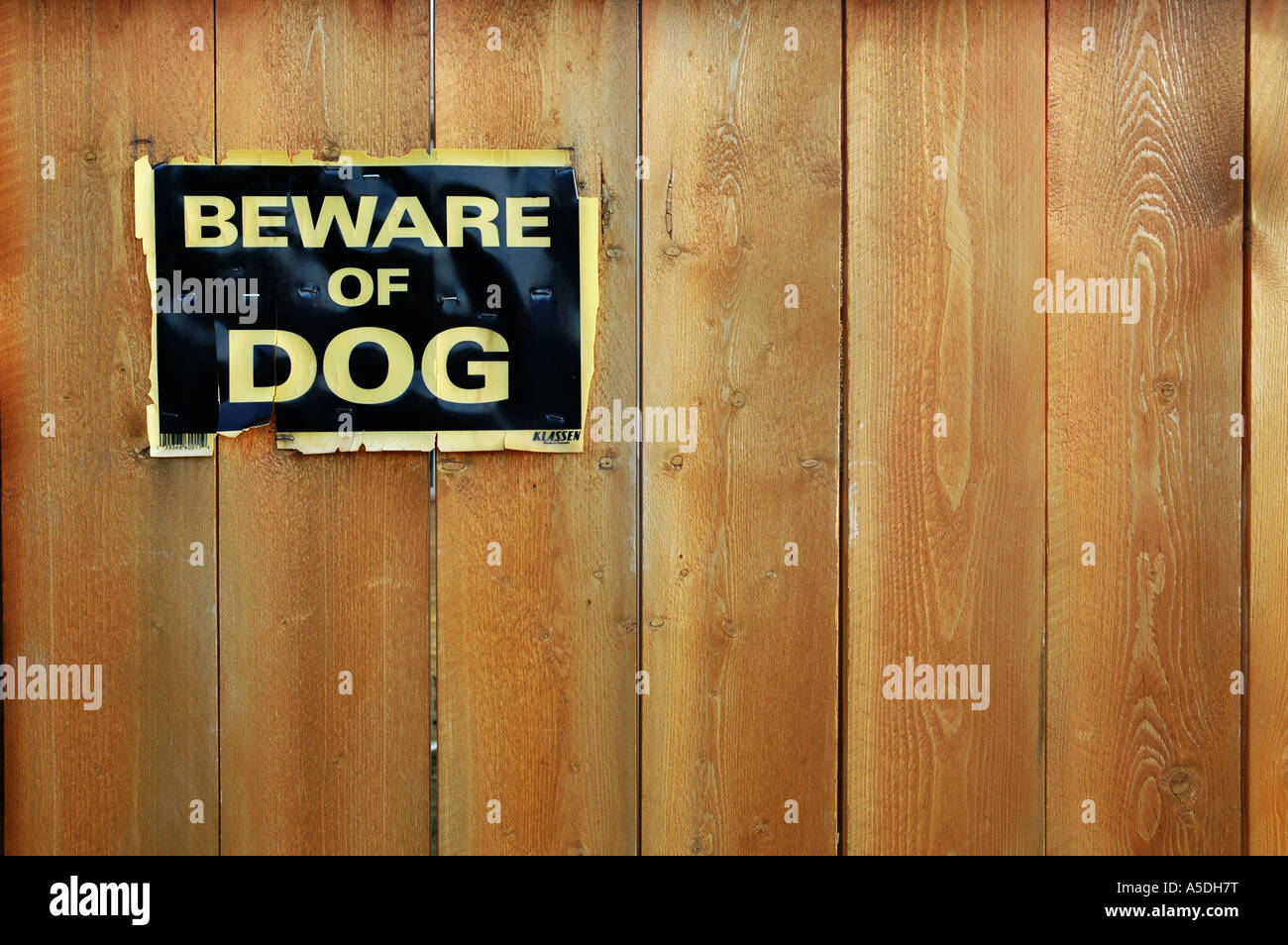 Beware of dog sign on fence hi-res stock photography and images - Alamy