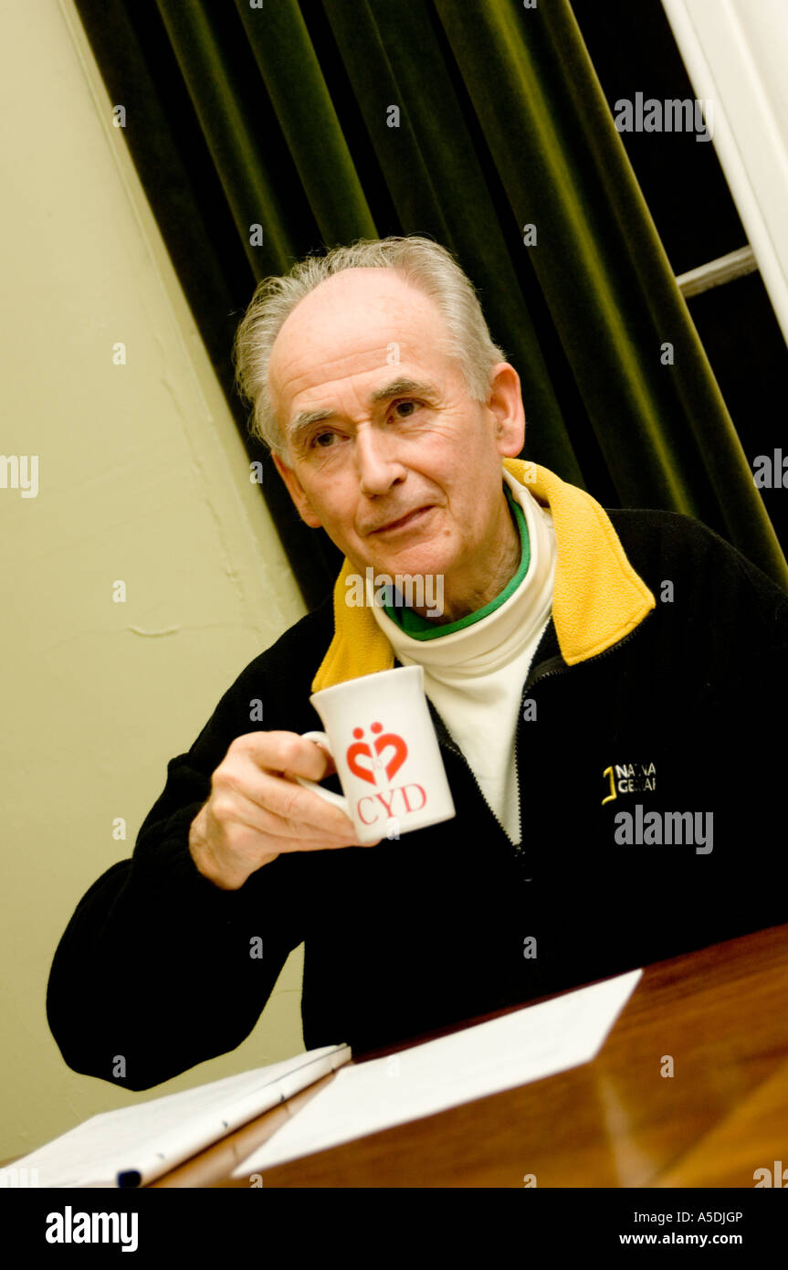 Adult evening class hi-res stock photography and images - Alamy