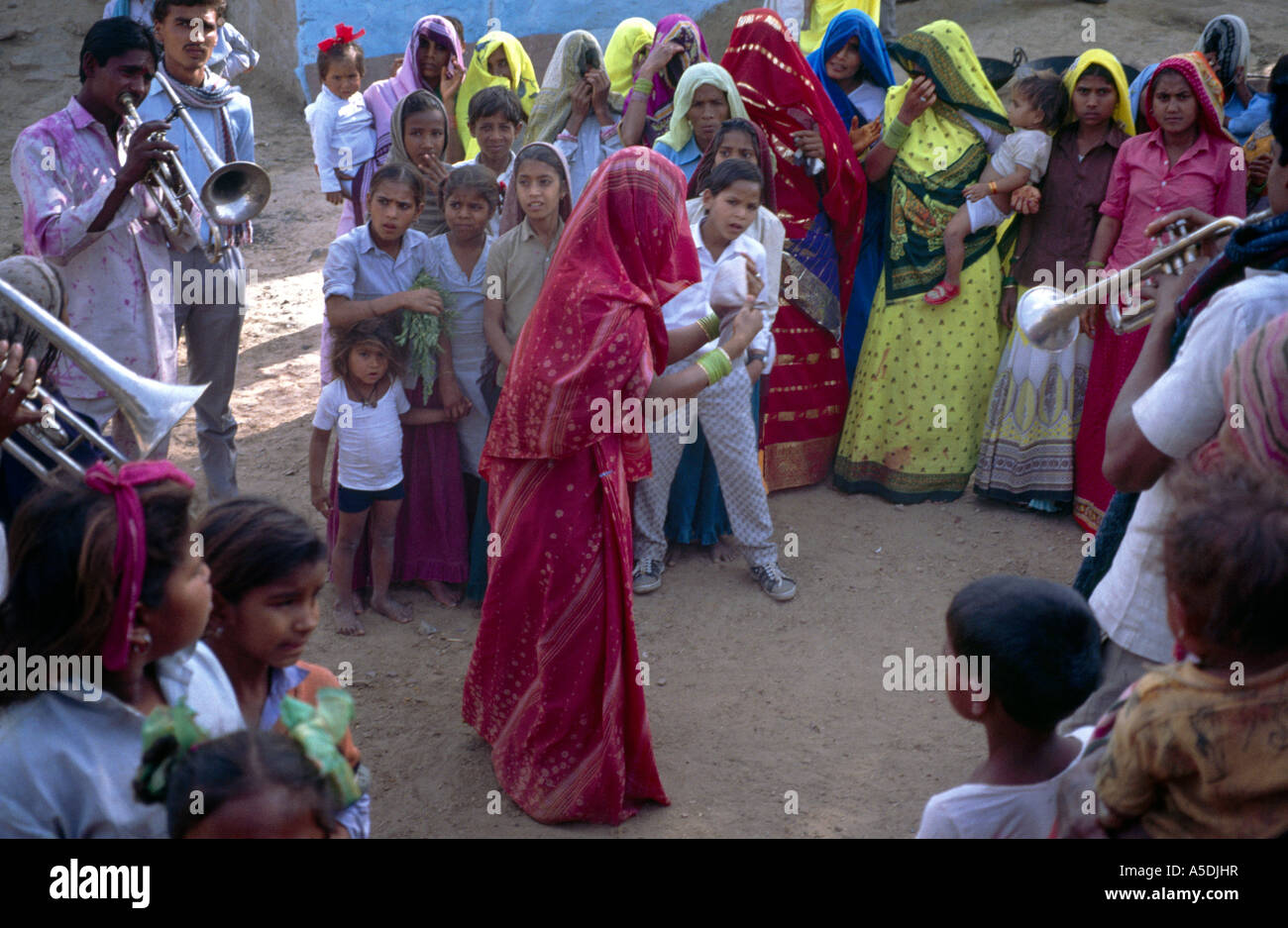 Hindu dancing hi-res stock photography and images - Alamy
