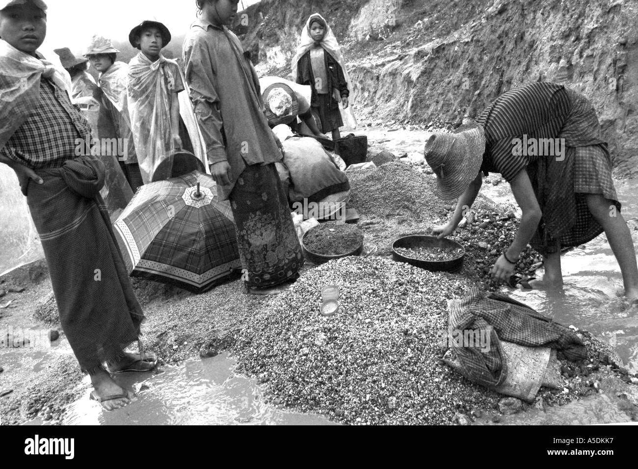 Child labour mine hi-res stock photography and images - Alamy
