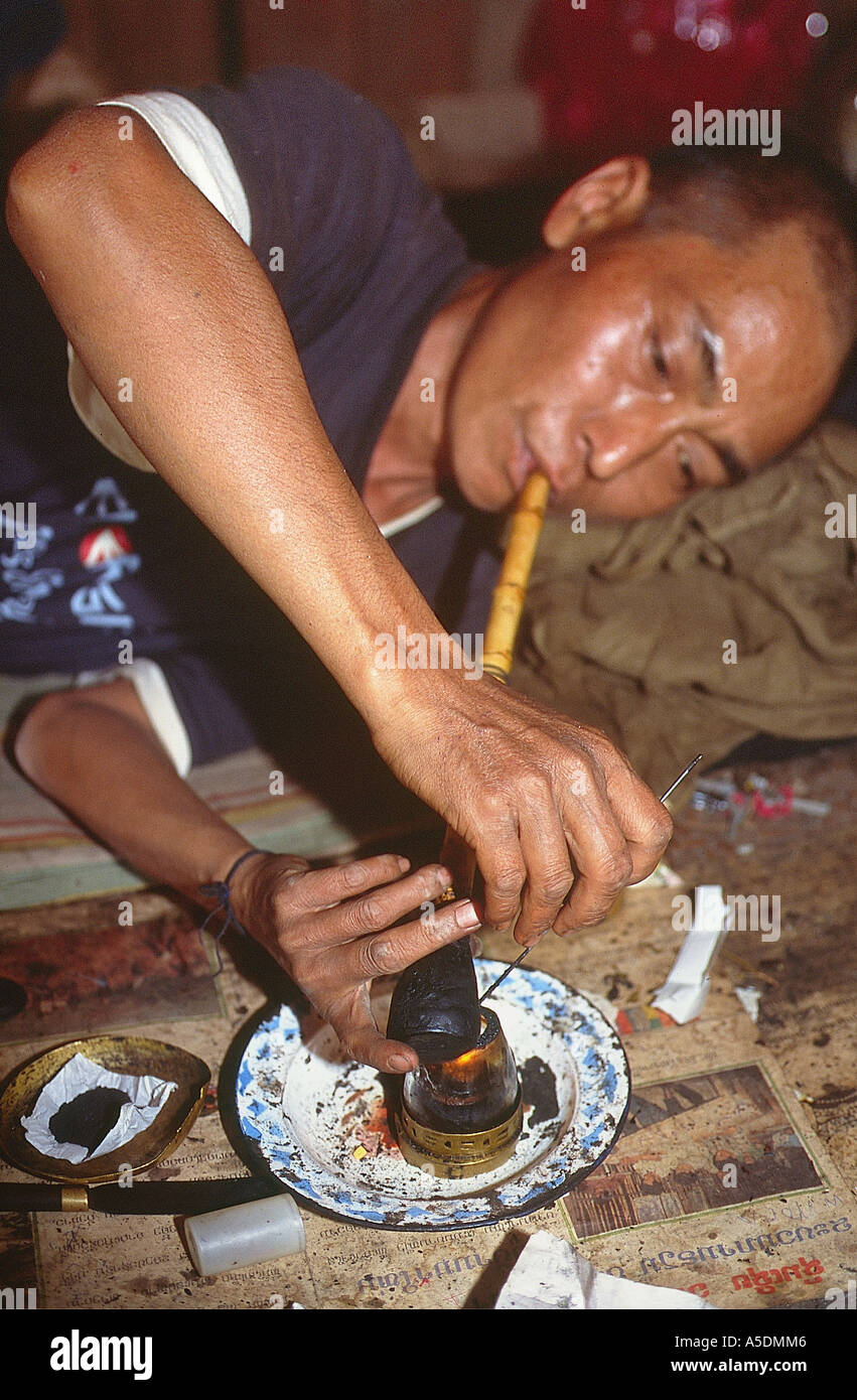 Opium pipe hi-res stock photography and images - Alamy Opium pipe hi-res stock photography and images - Alamy