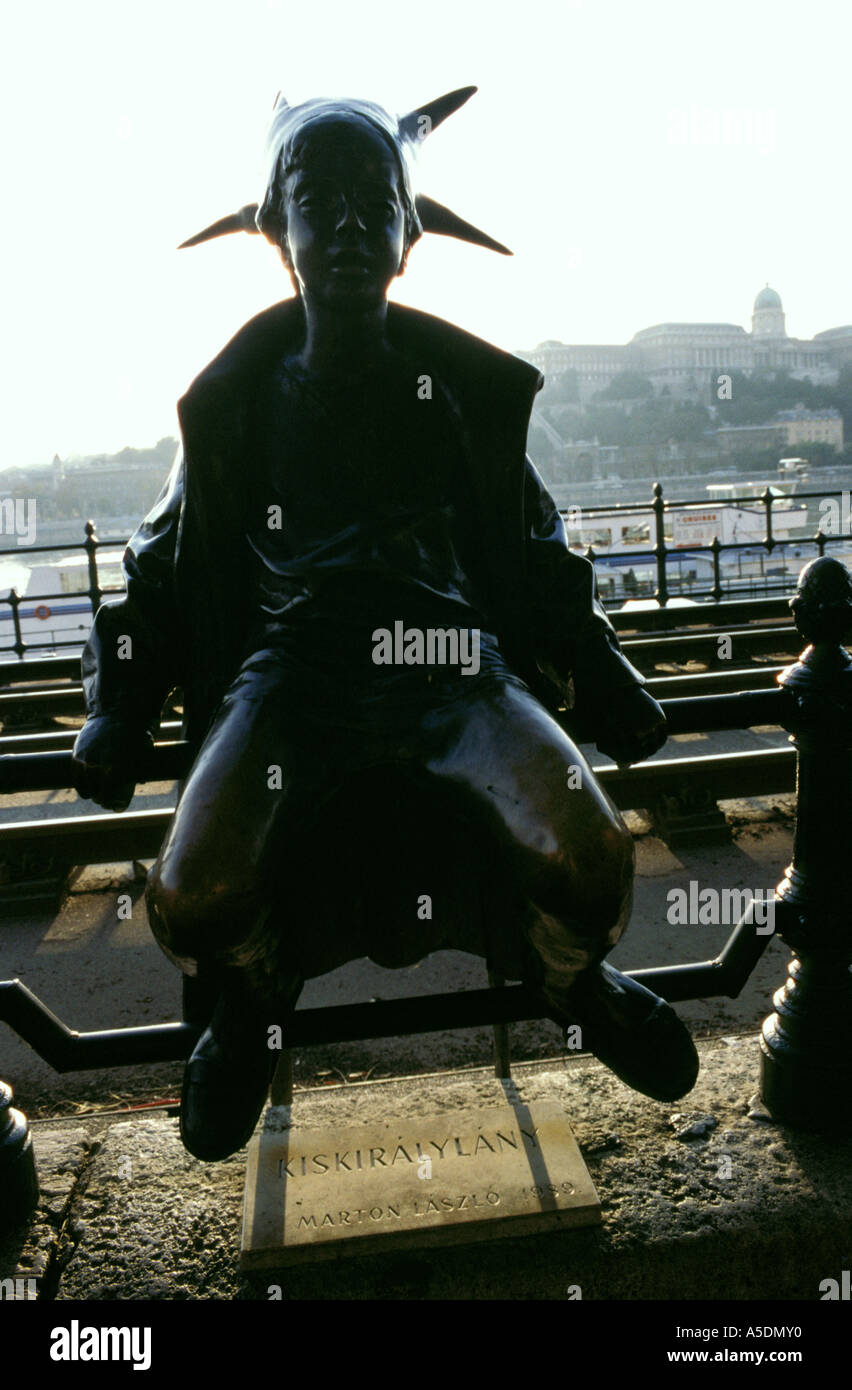 Budapest Little Princess statue 1989 Stock Photo - Alamy