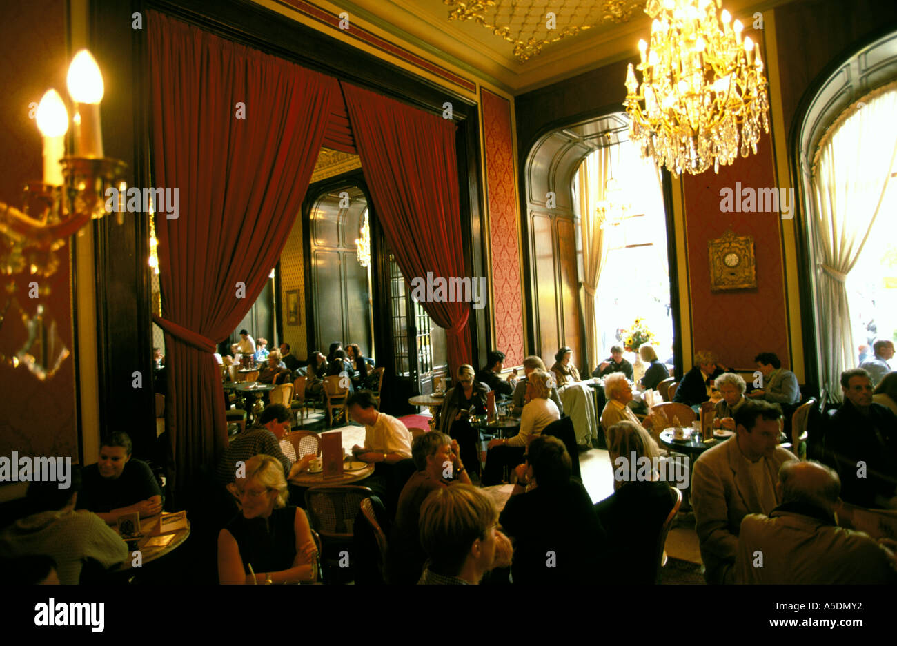 Budapest famous patisserie Gerbeaud Cukraszda Stock Photo - Alamy