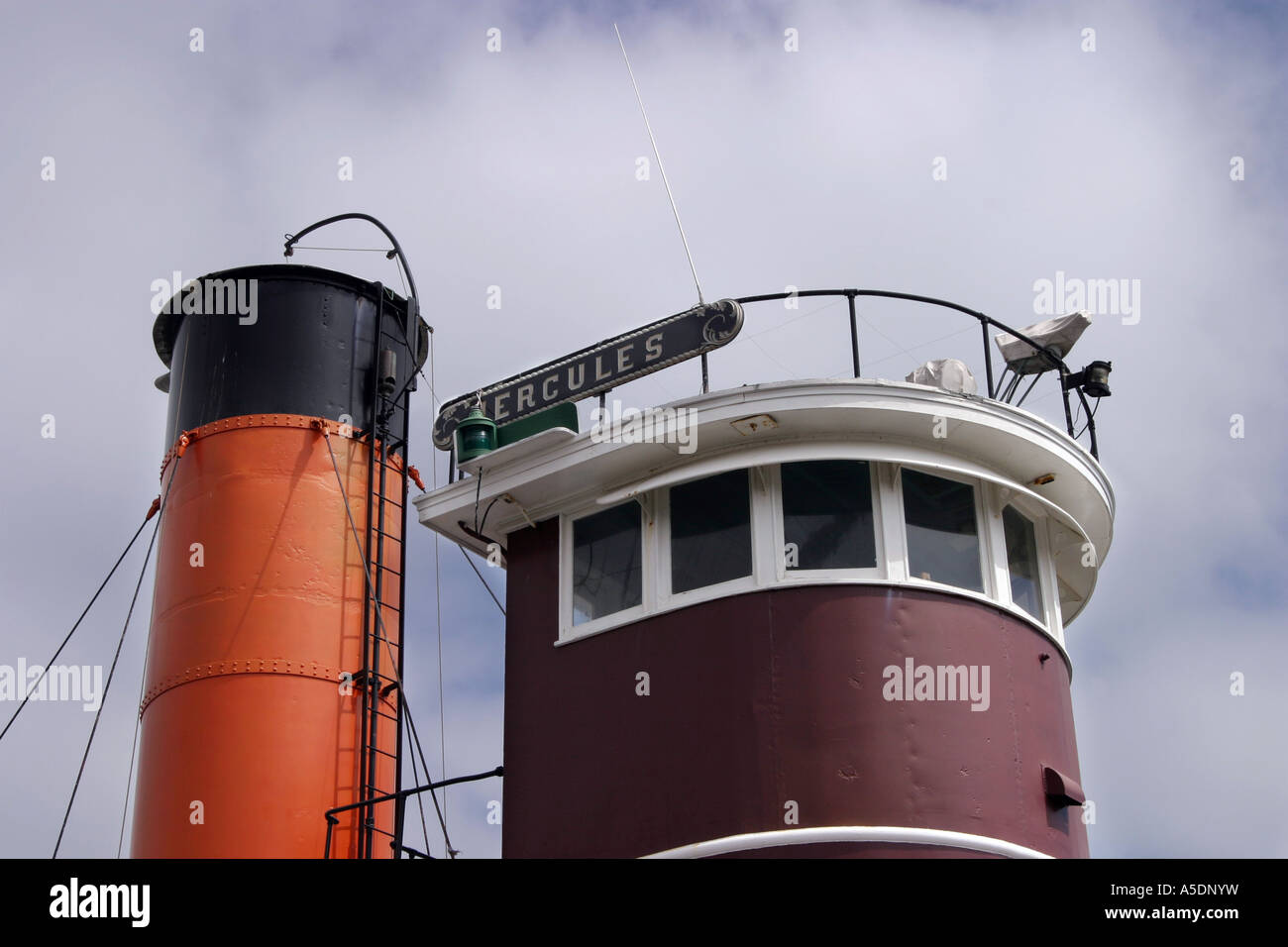 Hercules tug boat san francisco hi-res stock photography and images - Alamy