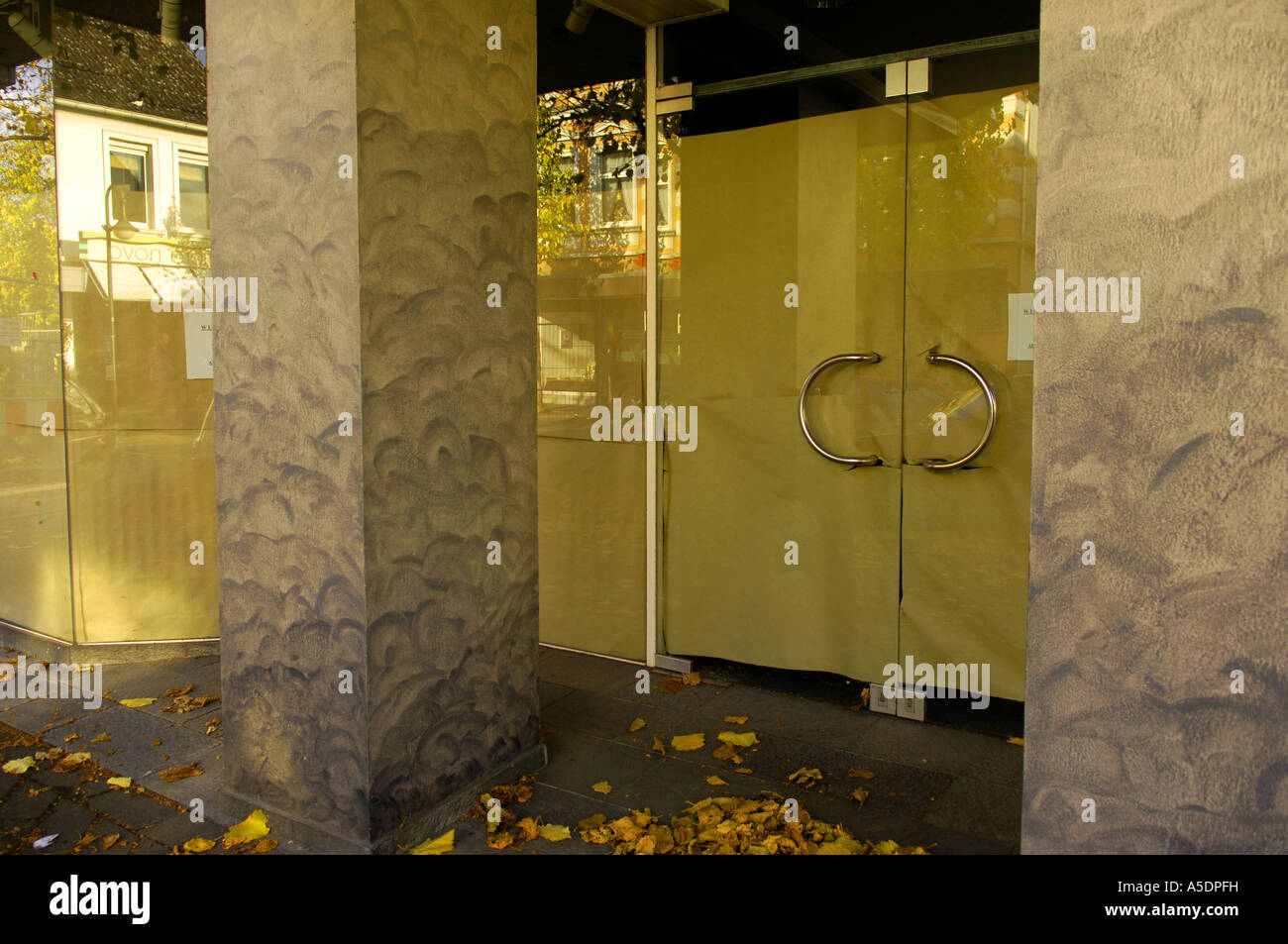 empty premises business closed shut high street store shop economy ...