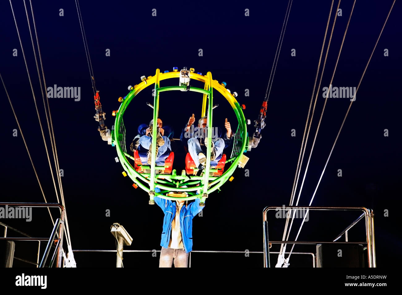 Bungee ride hi-res stock photography and images - Alamy
