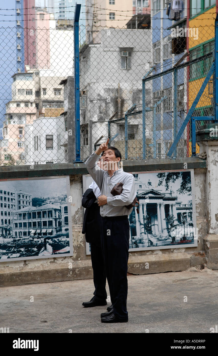 Two business men in Kowloon dsitrict. Hong Kong China Stock Photo - Alamy