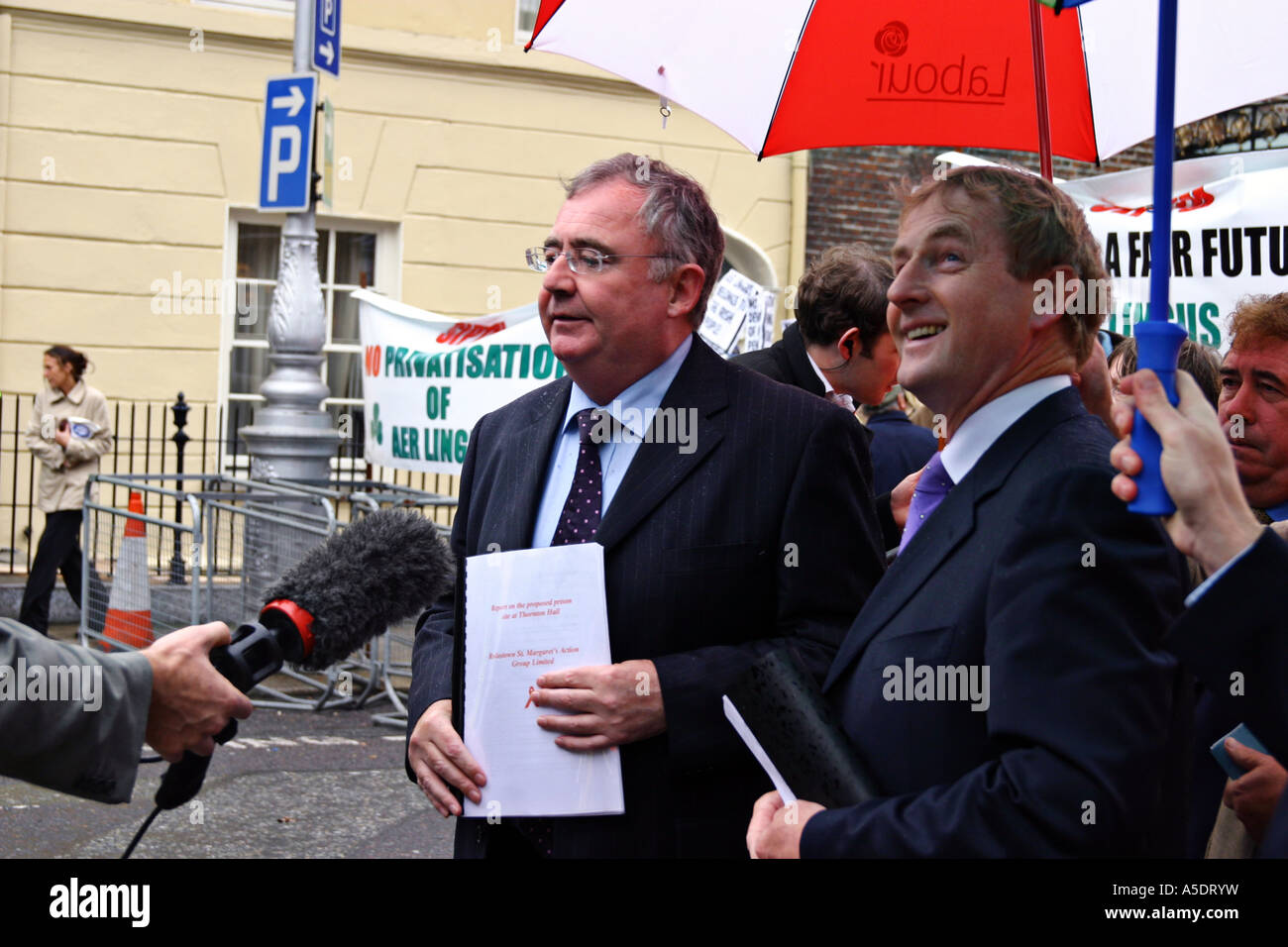 Irish politicians hi-res stock photography and images - Alamy