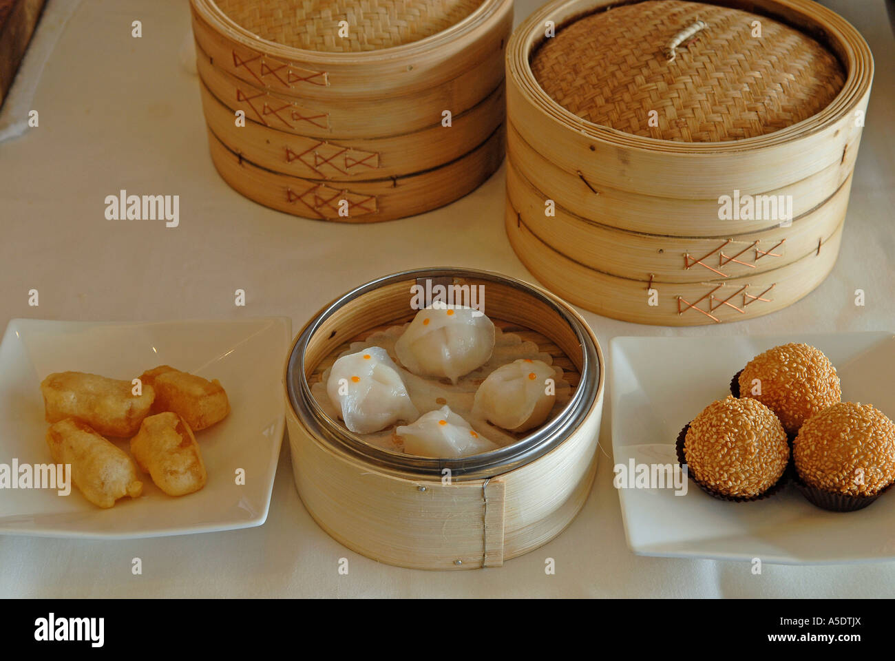 Dim sum container in restaurant hi-res stock photography and images - Alamy