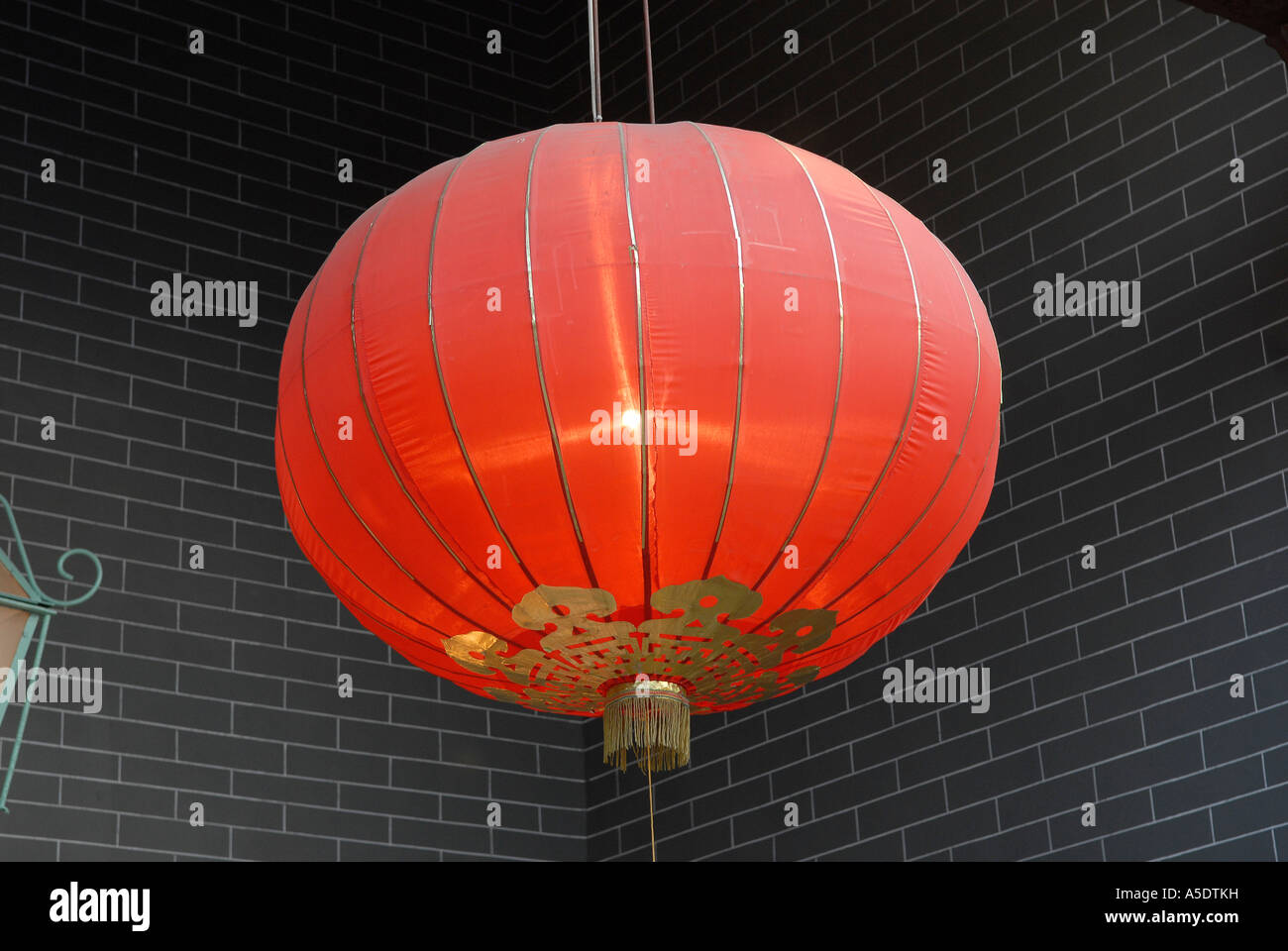Red paper lantern craft hi-res stock photography and images - Alamy