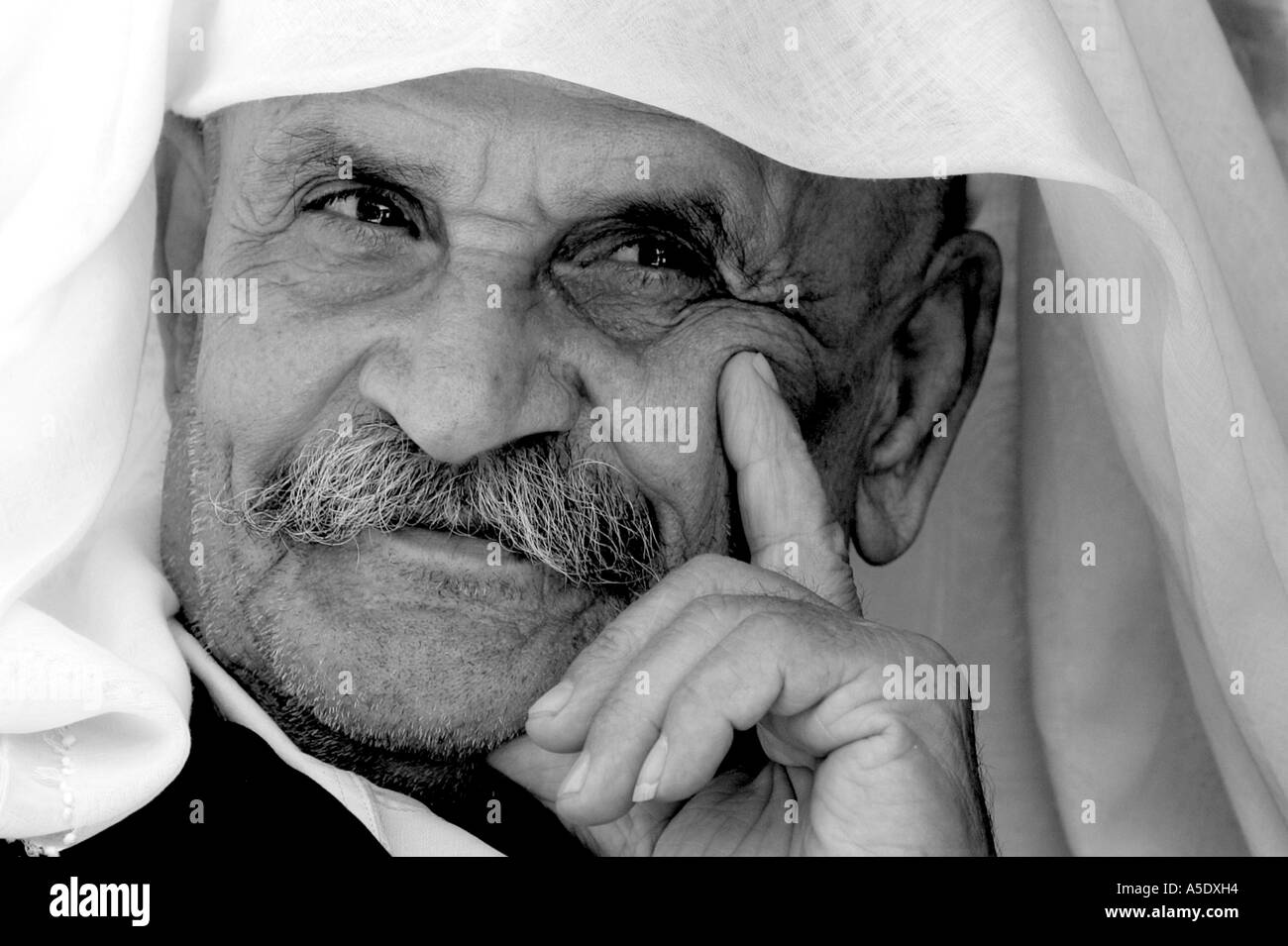 Israel, Druze man in traditional dress B W Stock Photo - Alamy