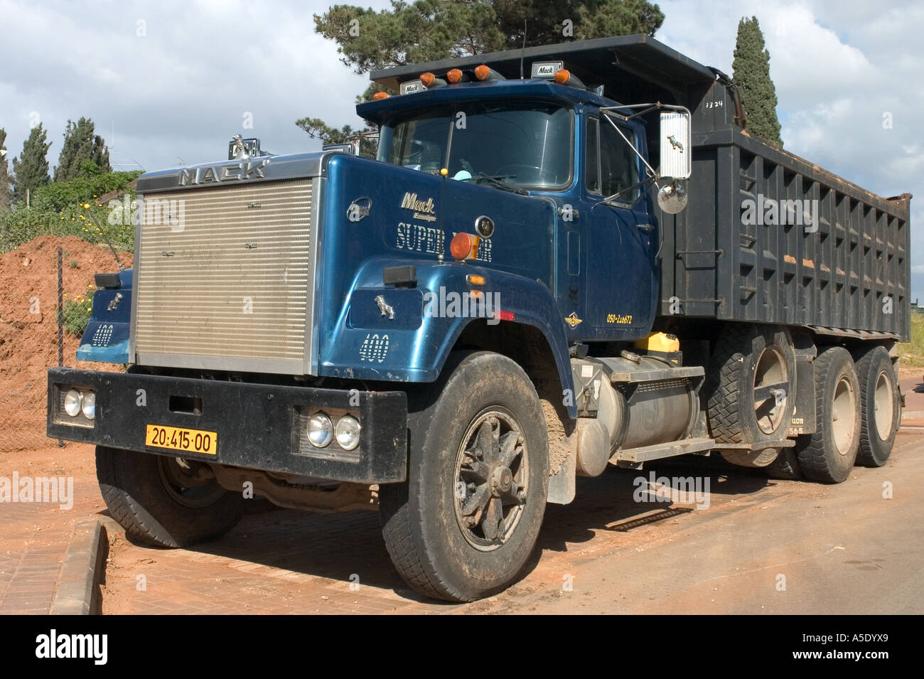 A land moving truck Stock Photo - Alamy
