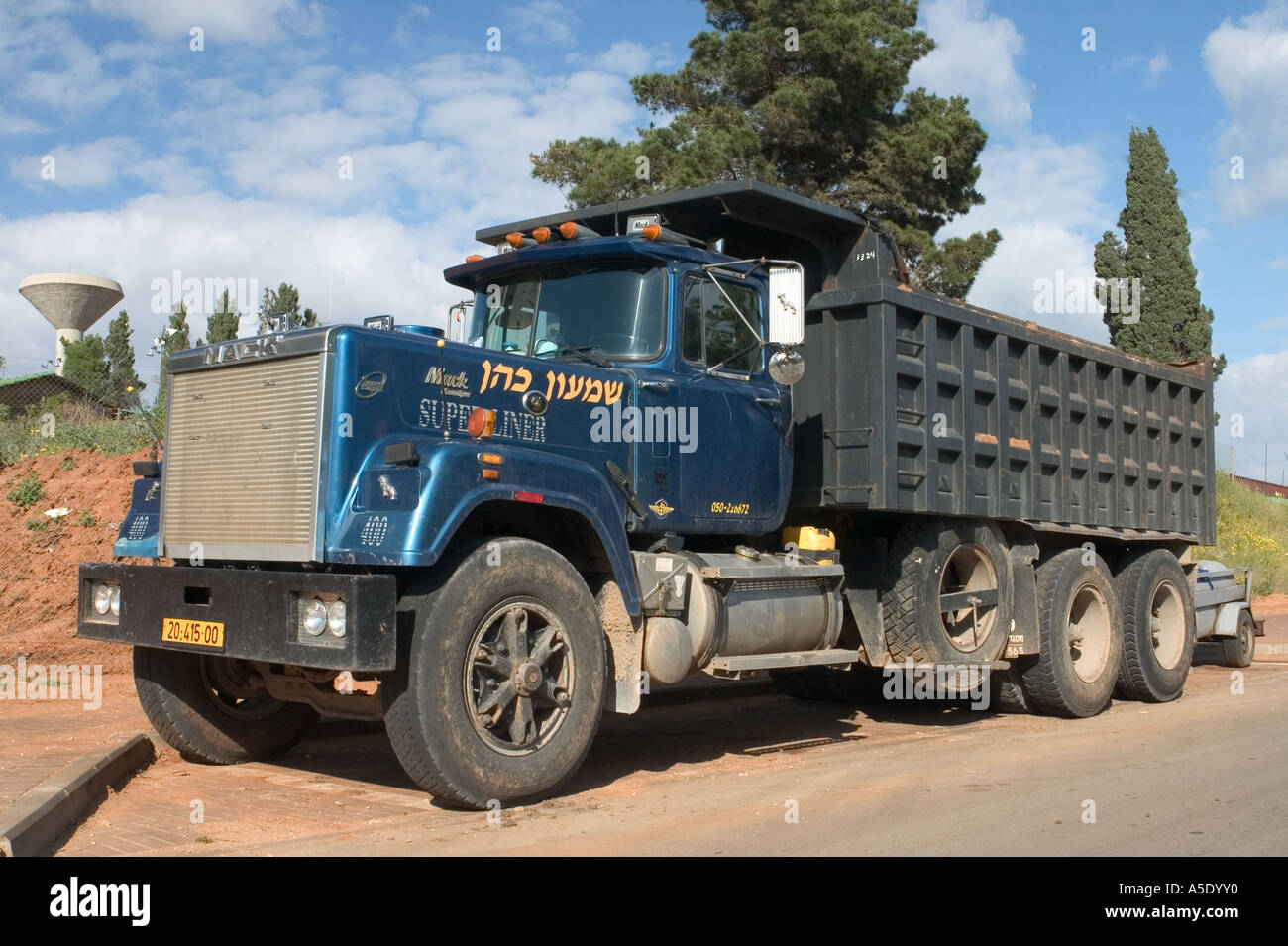 A land moving truck Stock Photo - Alamy