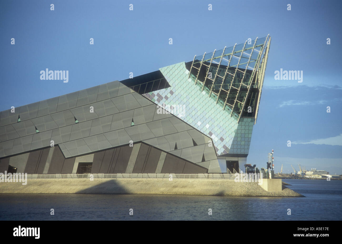 The Deep Hull Sea Life Centre England Stock Photo - Alamy