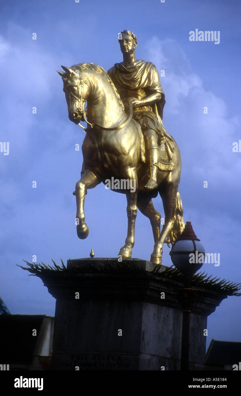 Statue of King William 3 in Hull England Stock Photo - Alamy